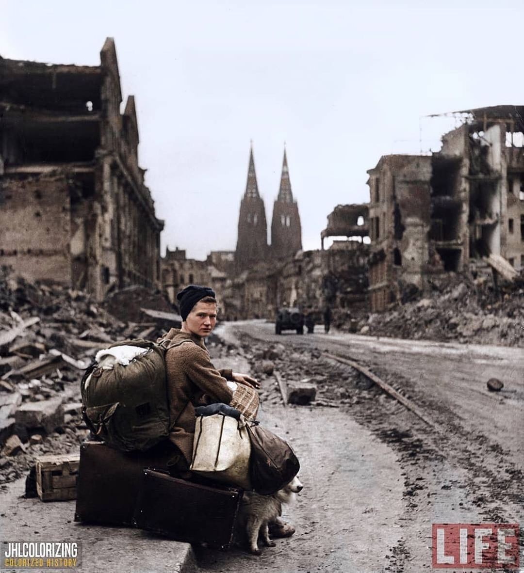 27 Amazing Photos of World War Two in Color