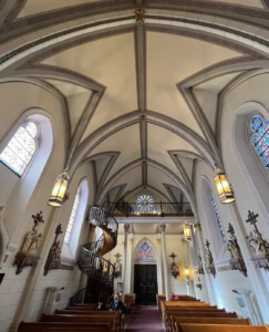 The History Of The Mysterious Loretto Chapel Staircase