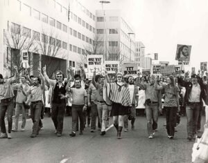 The Jesus Freaks: Origins of the Religious Countercultural Movement