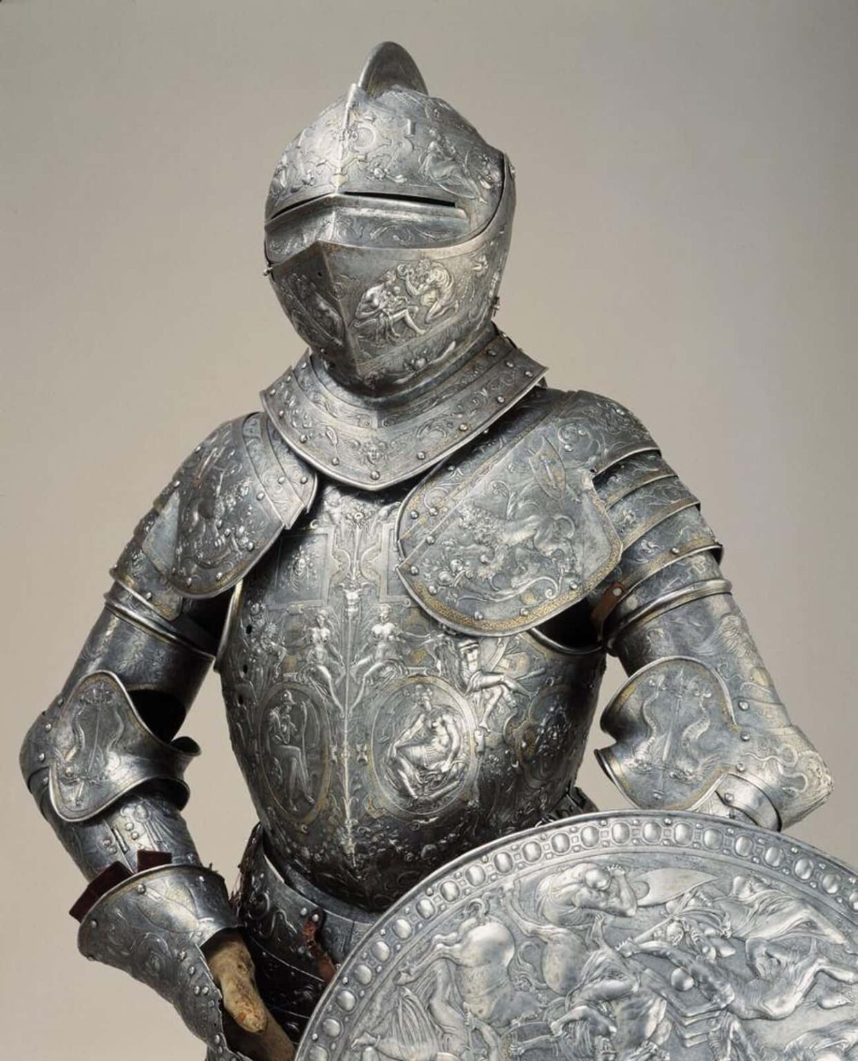 25 stunning pieces of armor from throughout history