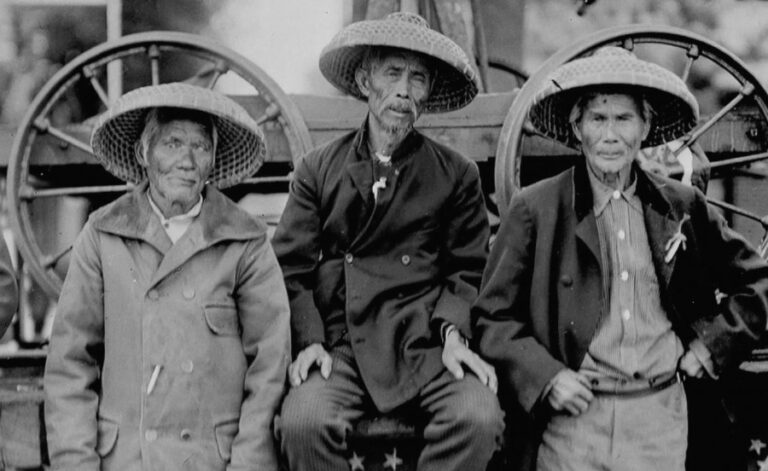 25 powerful photos that capture the dark side of US history