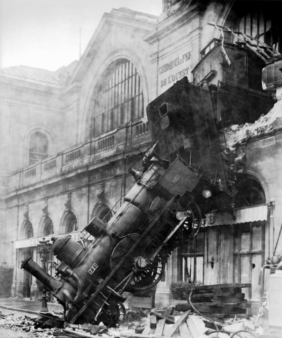 6 of the worst train derailments in history