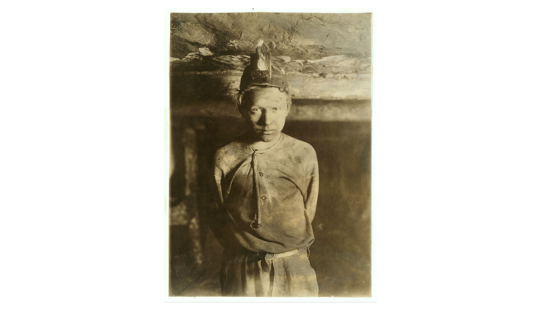 50 Haunting Photos of Child Labor in the Early 1900s