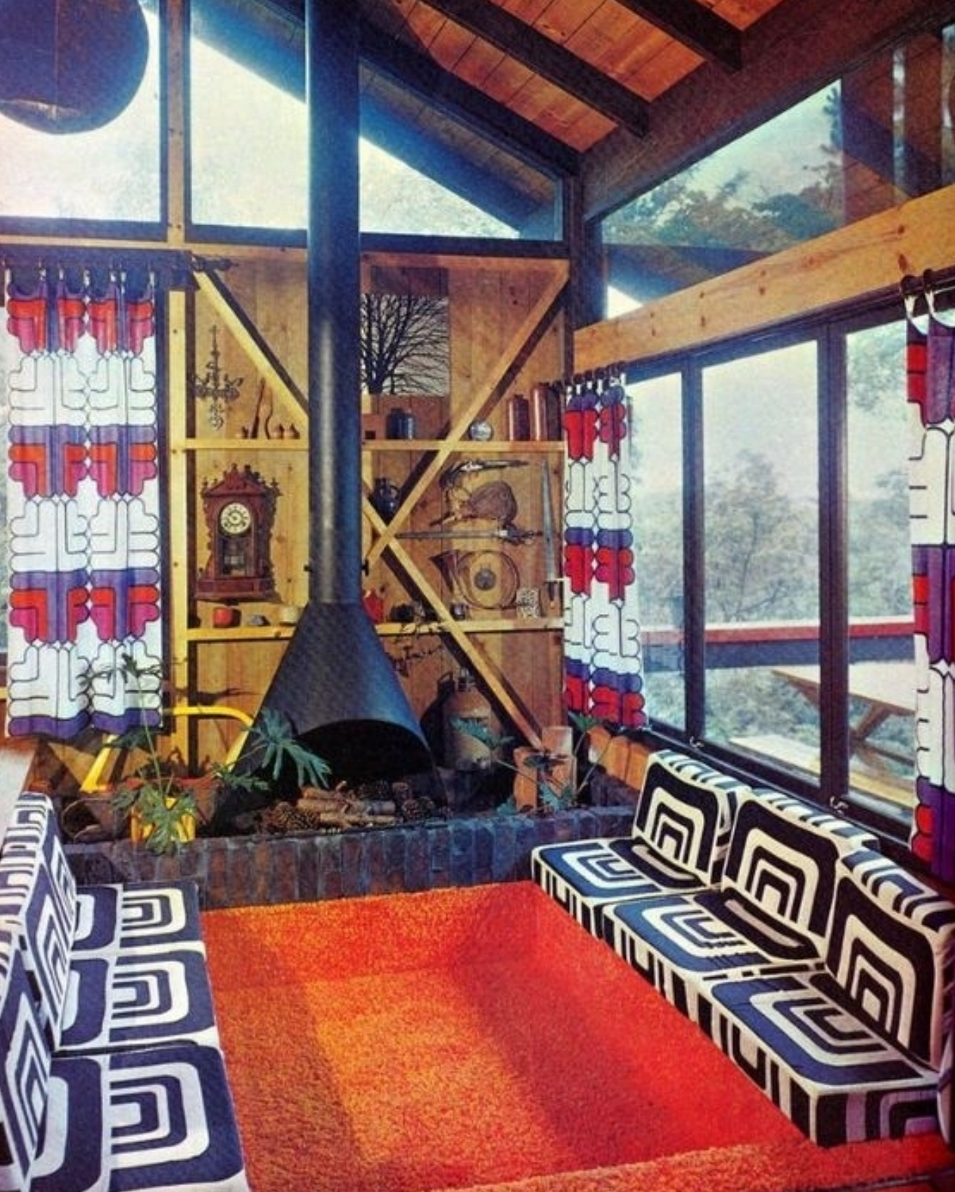 Conversation Pits: Photos of the Popular 70s Trend
