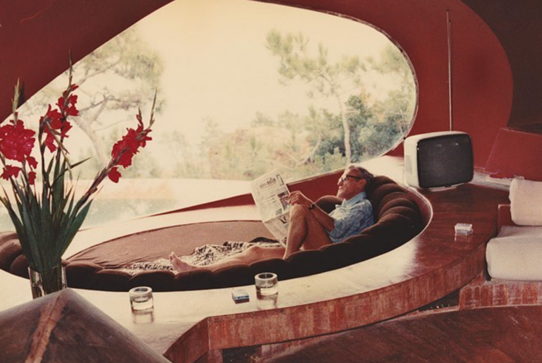 Conversation Pits: Photos of the Popular 70s Trend