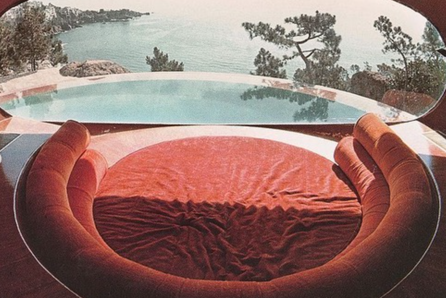 Conversation Pits: Photos of the Popular 70s Trend