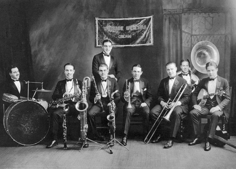 What Did Daily American Life in the 1920s Look Like?