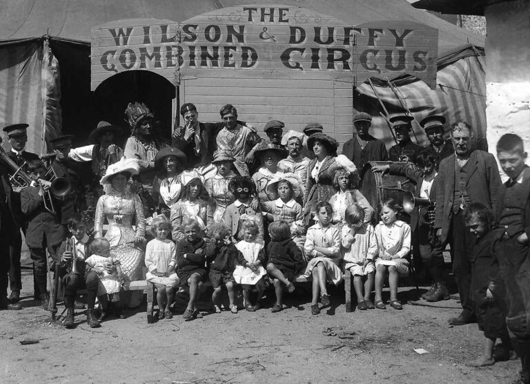 50 Unique Photographs of the Wild Days of the Circus