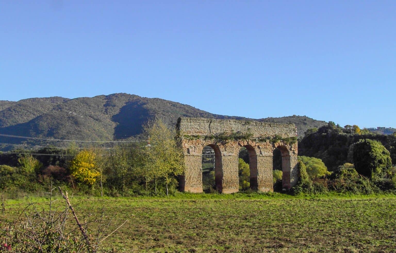 How Ancient Engineers Cooled Cities Without Modern Technology